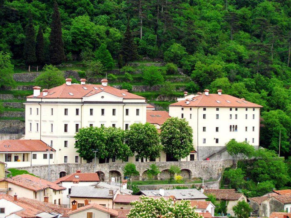 Semenišče ali Spodnji grad - Vipava - vipava.si
